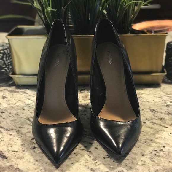 Express Shoes Classic Black Pump Poshmark